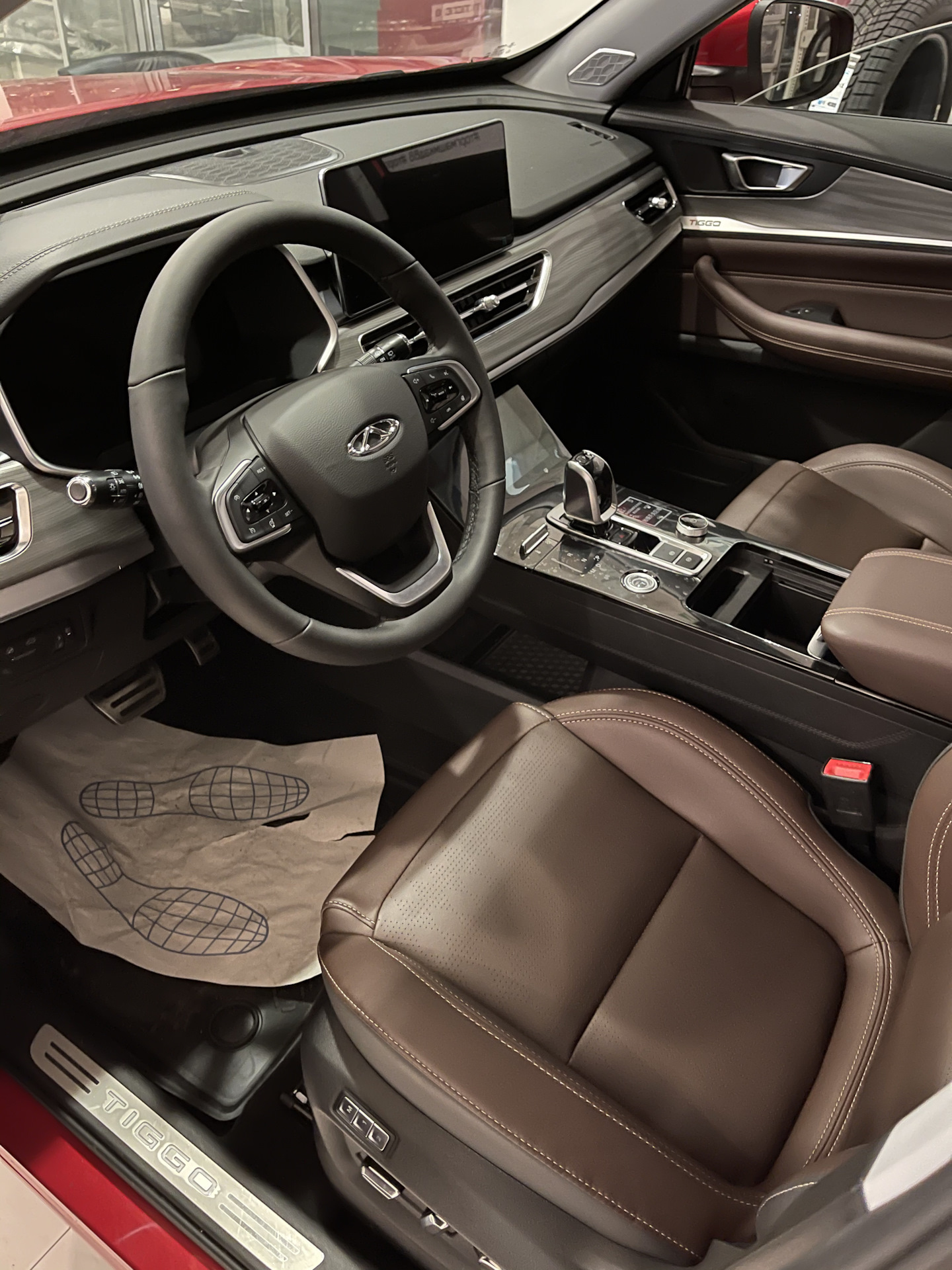 Зашел в салон Chery — Infiniti FX (2G), 3,7 л, 2012 года | фотография ...