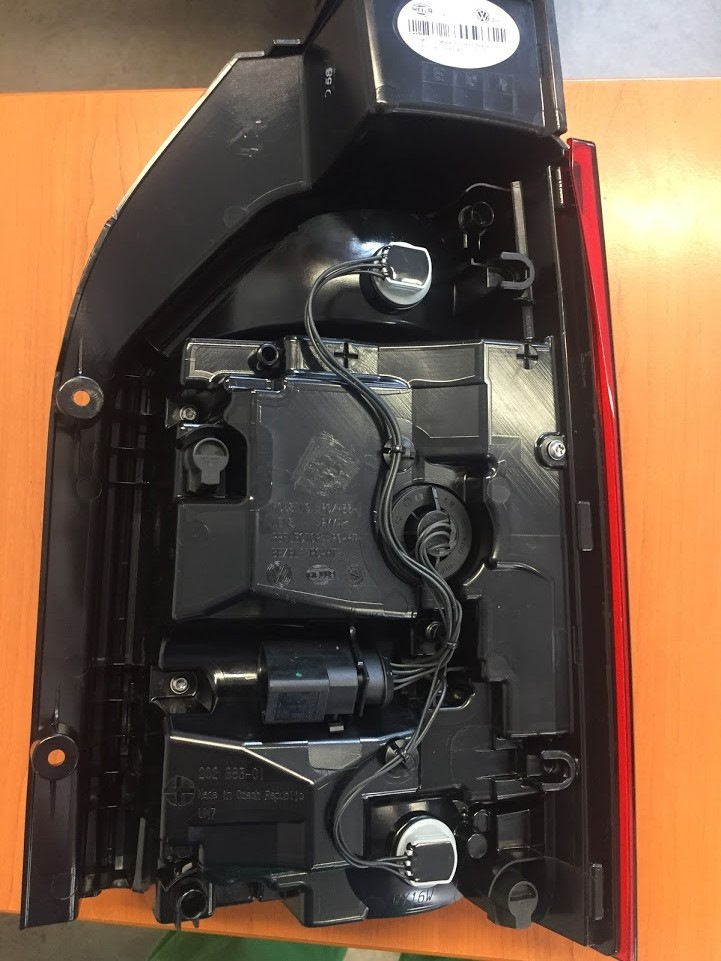 Светодиодный задний фонарь VW T6 Transporter Multivan — Sashacz на DRIVE2