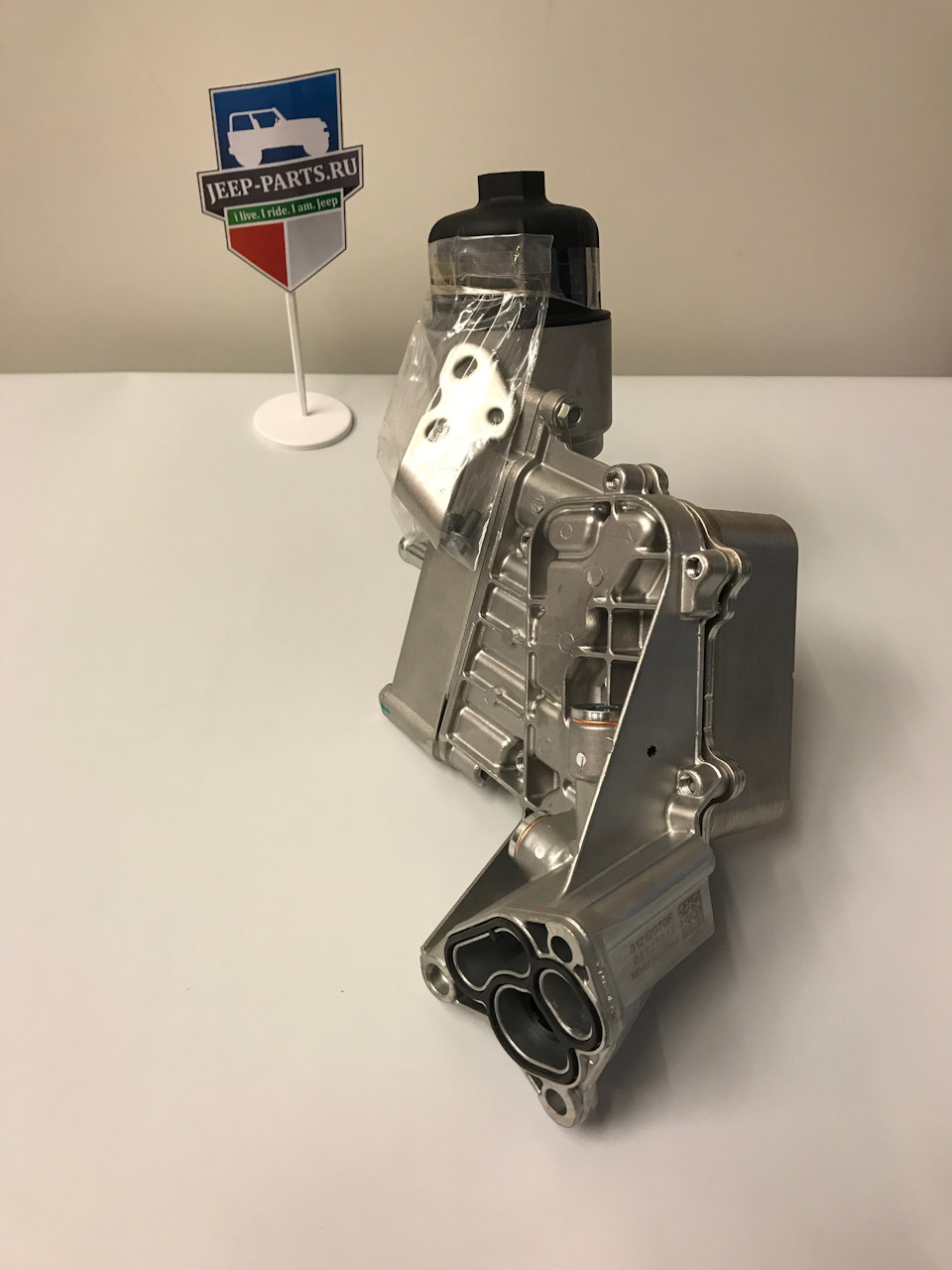 Маслоохладитель Jeep Grand Cherokee WK2 3.0L CRD 68211440AC — jeep ...