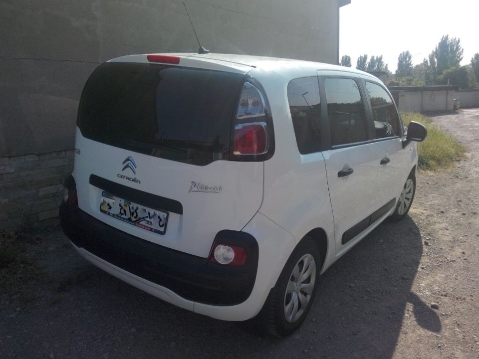 Наклеечка =))) — Citroen C3 Picasso, 1,4 л, 2013 года | рейтинг и продвижение | DRIVE2