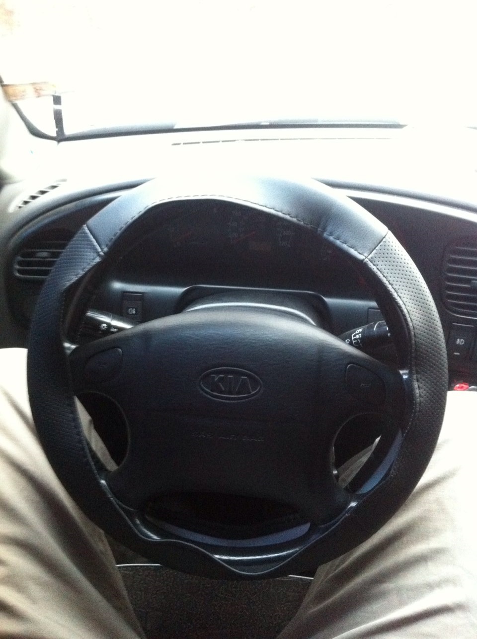 Кожаный руль — KIA Spectra, 1,6 л, 2008 года | аксессуары | DRIVE2