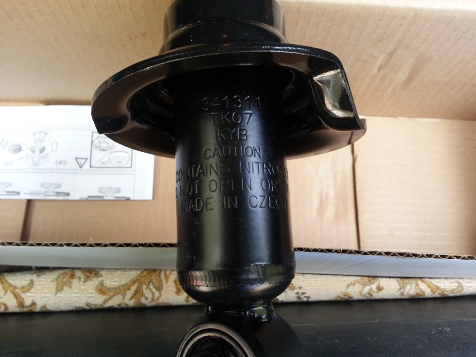 Уже не продаю 2 стойки KYB 341311 — Honda Civic Ferio (7G), 1,5 л, 2004 ...