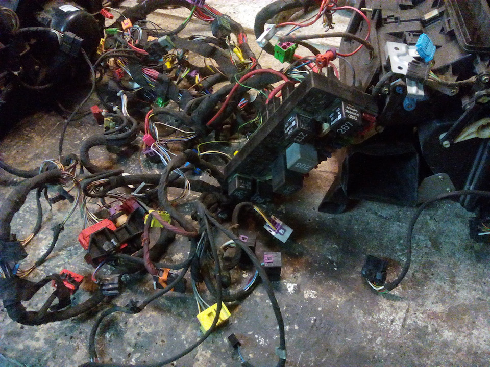 Разные ништяки — Audi Cabriolet B4 2 3 л 1993 года электроника Drive2