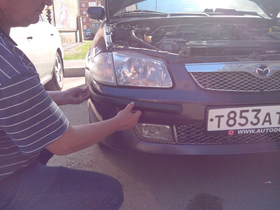 Молдинги на передний бампер! — Mazda 323 VI, 1,5 л, 1998 года ...