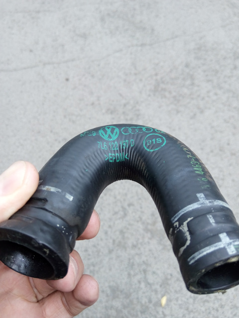 7L6122157D Шланг системы охлаждения VAG | Запчасти на DRIVE2