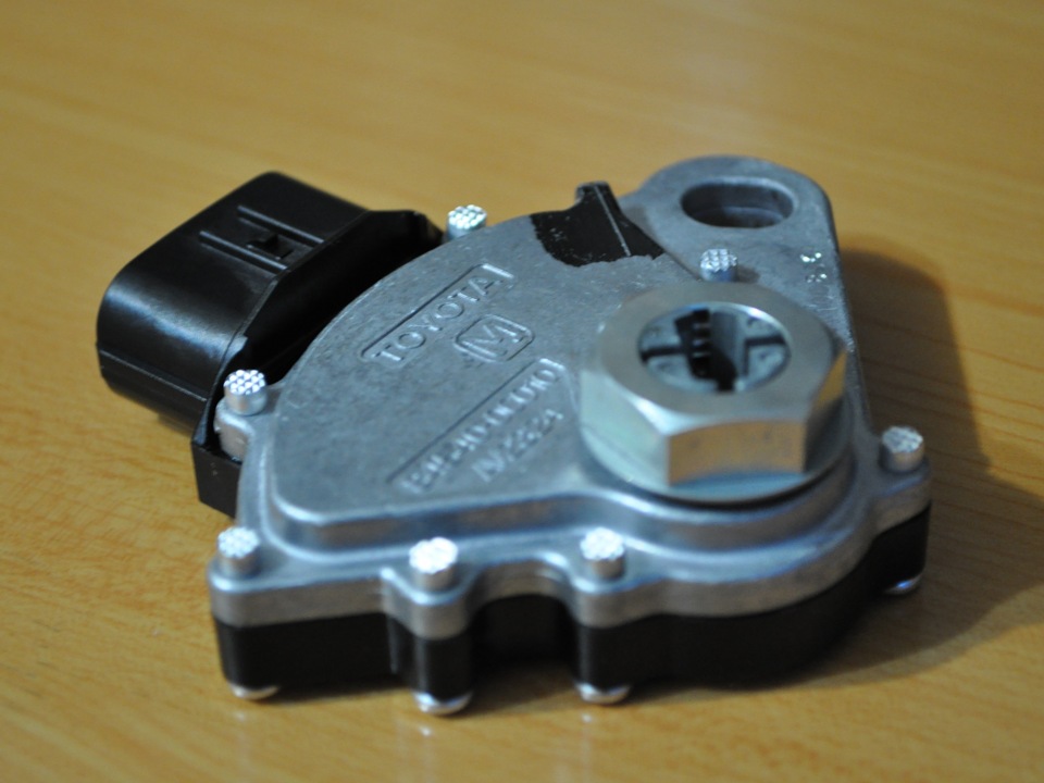 Селектор переключения переднего и заднего хода — Toyota Tundra (II), 5 ...