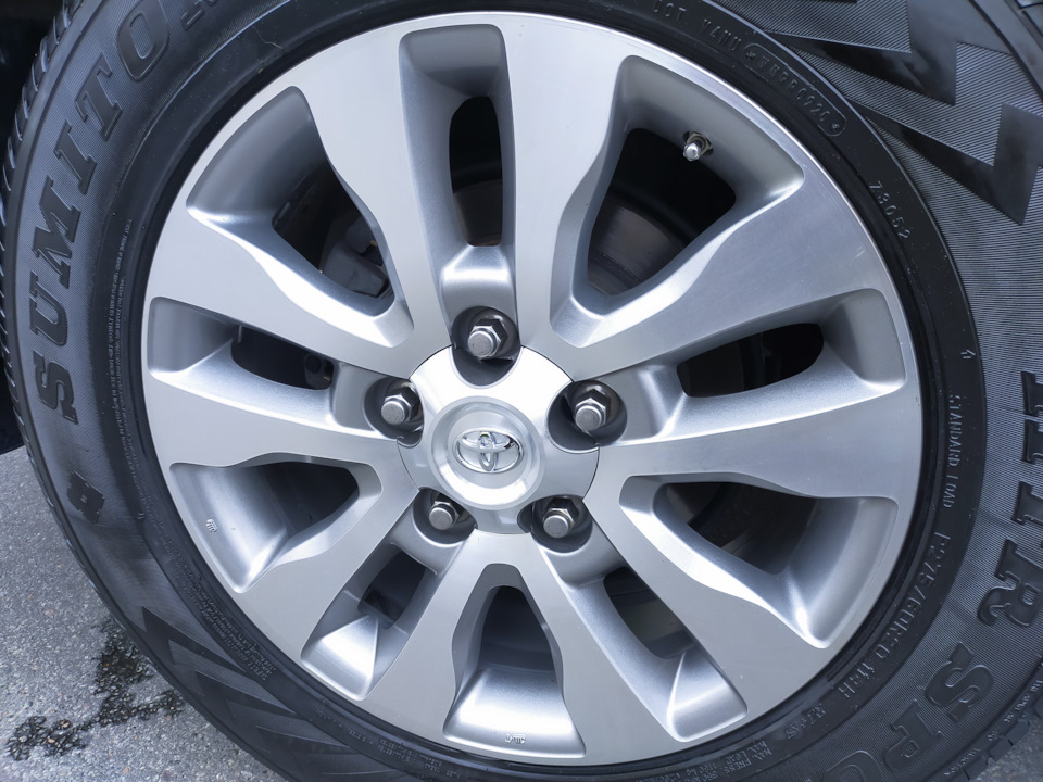 Новые колпаки — Toyota Sequoia (2G), 5,7 л, 2012 года | колёсные диски ...