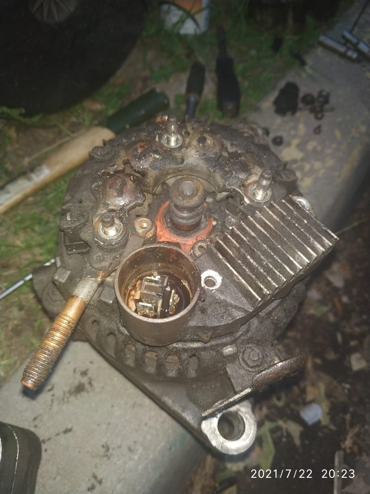 Замена генератора. — Toyota Crown (S140), 2,5 л, 1992 года | запчасти ...