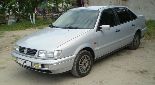 Сменила размер с 14 на 15 — Volkswagen Passat B4 2 л 1995 года шины
