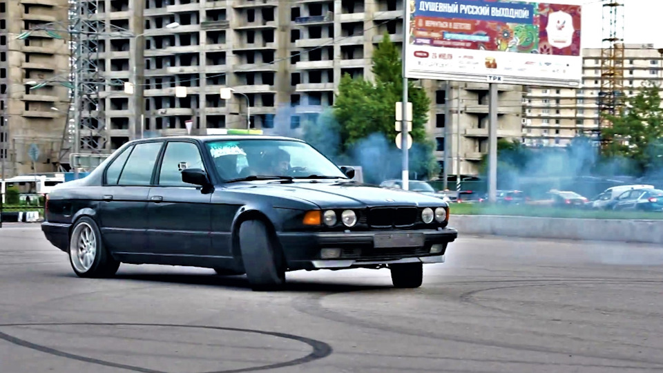 BMW 750 E32 управляю с телефона ! — DRIVE2