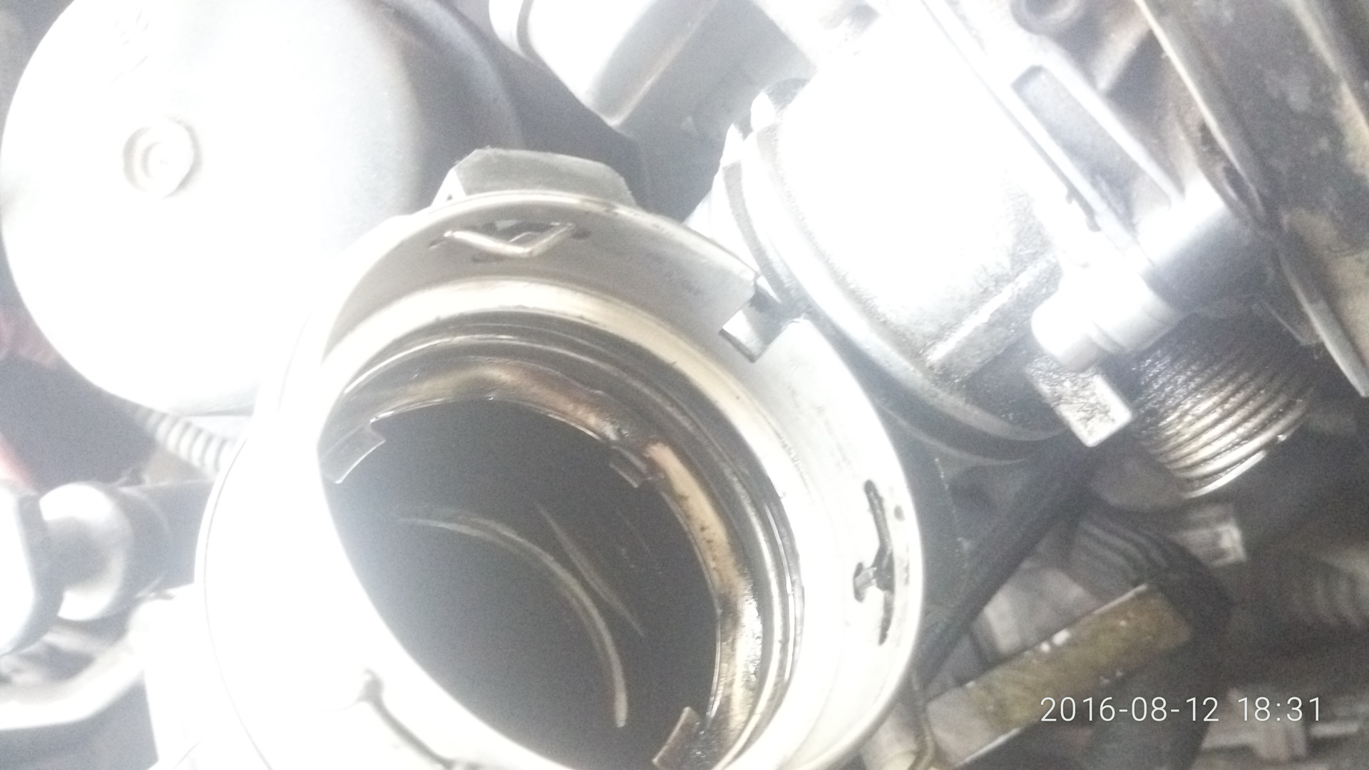 Замена датчика температуры всасываемого воздуха — BMW 5 series Touring ...