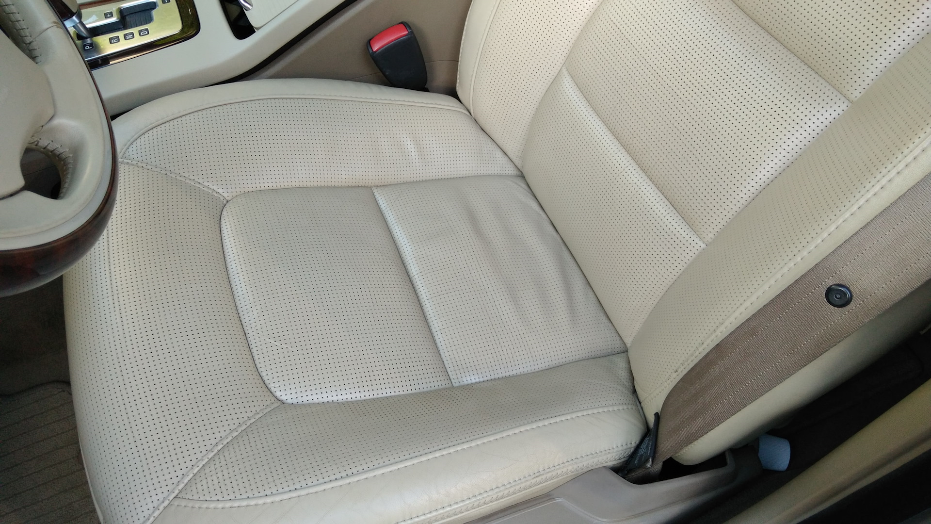 Чистка салона и уход за кожей — Volvo XC70 III, 2,4 л, 2008 года ...