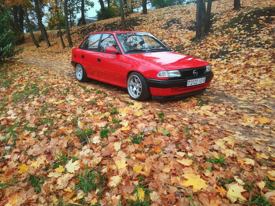 8. Немного осени вам в ленту — Opel Astra F, 1,6 л, 1997 года | фотография | DRIVE2