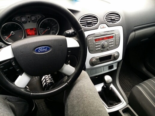 Обклеил центральную консоль и вставки на руле пленкой — DRIVE2