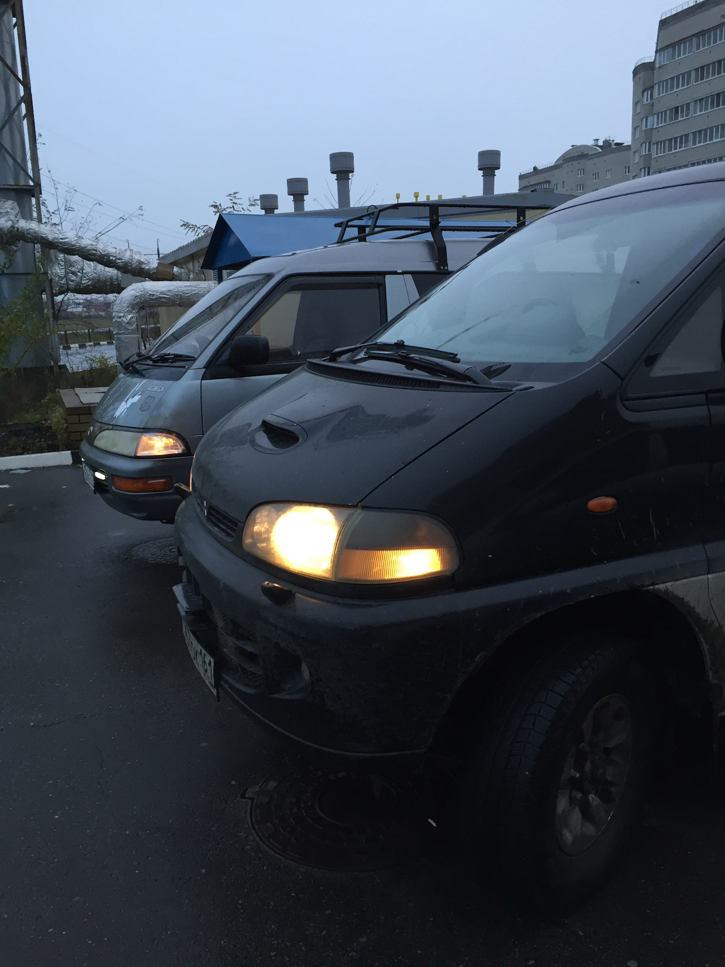 В бусиках есть, что то магическое. Они притягиваются! — Mitsubishi Delica (L400), 2,8 л, 1994 ...