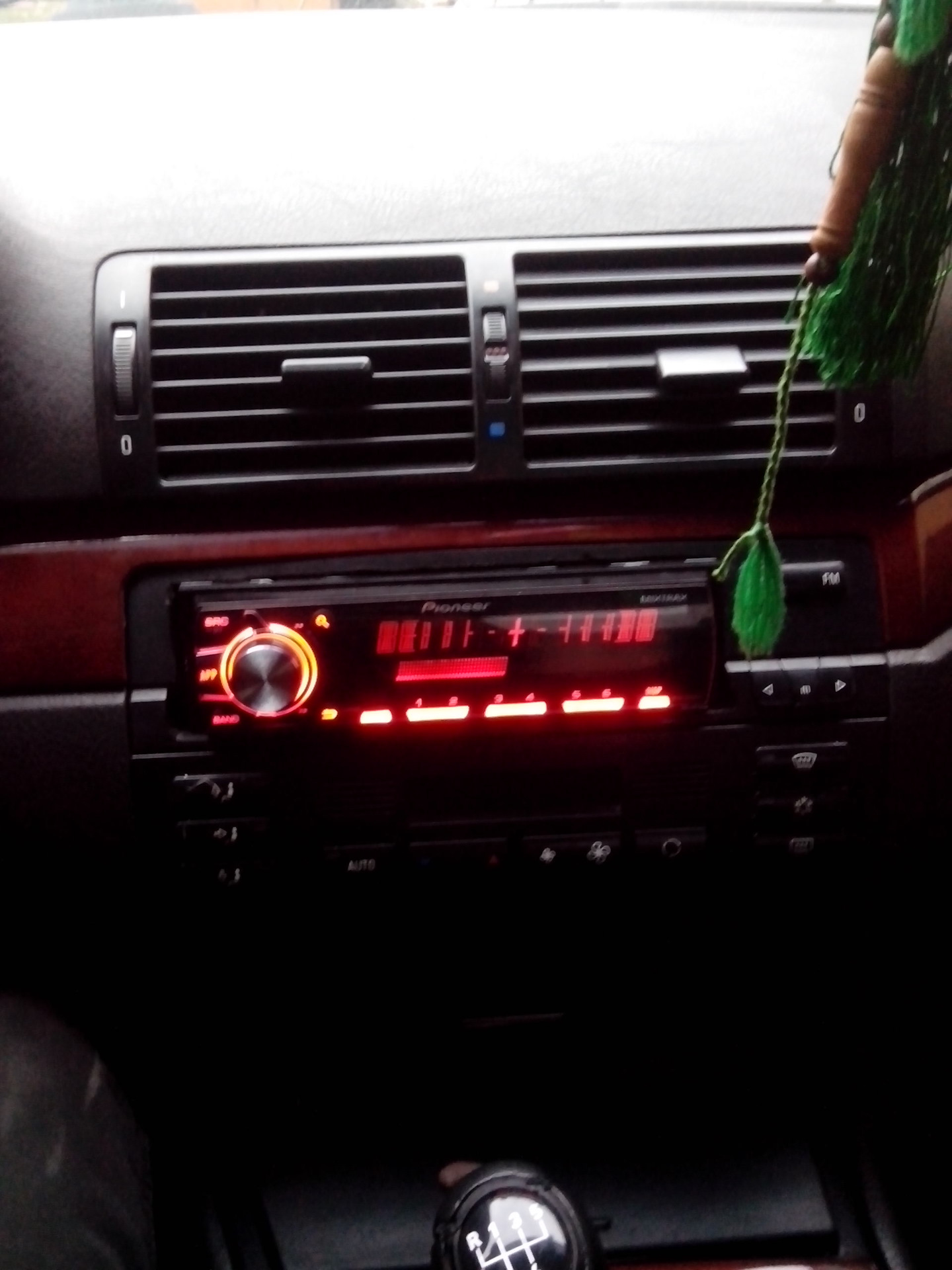 Pineer mvh 460 ub — BMW 3 series (E46), 1,9 л., 1998 года | автозвук ...