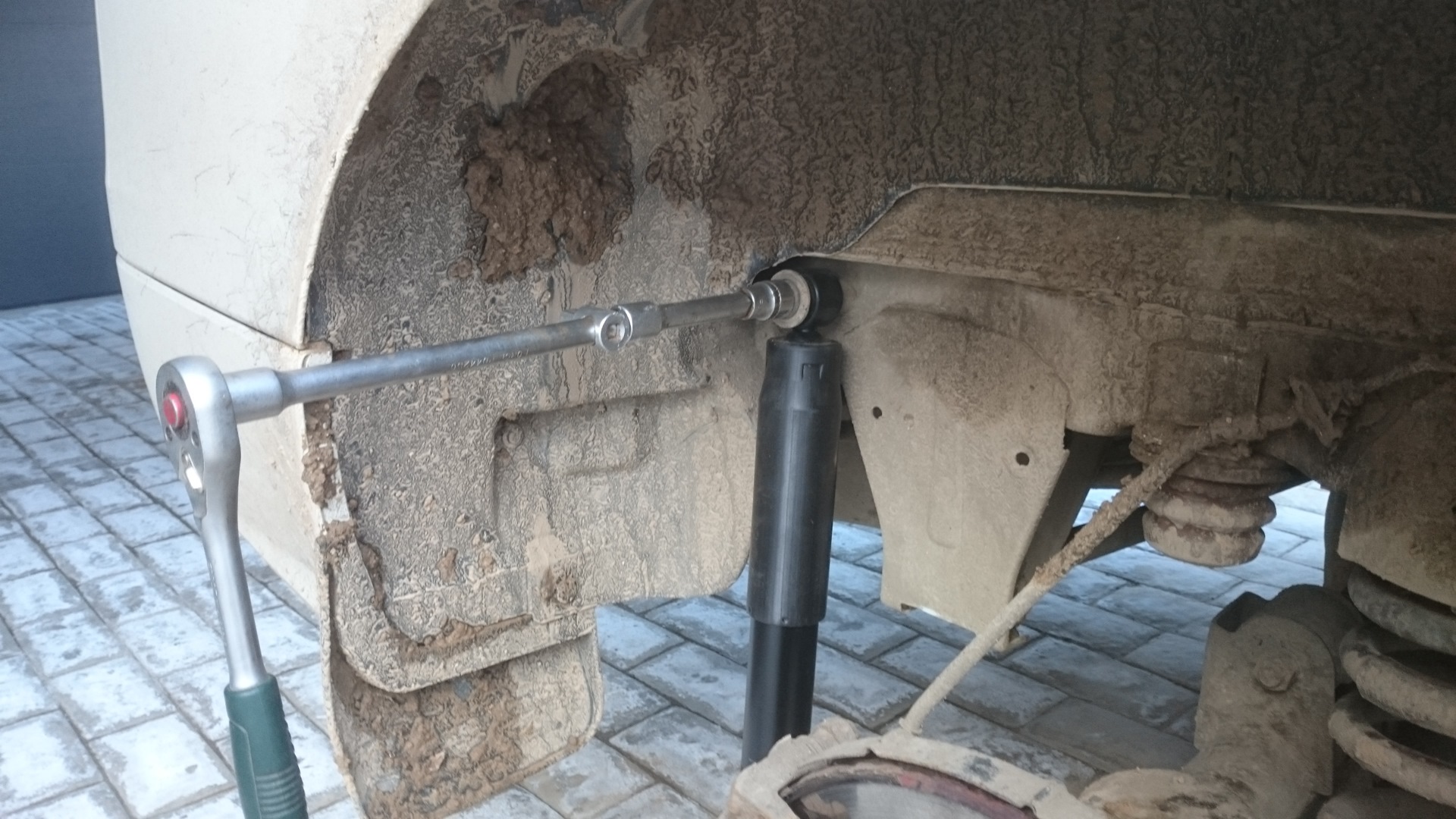 Пришла весна! Перео… Заменил амортики — Hyundai H-1 (2G), 2,5 л., 2008 ...