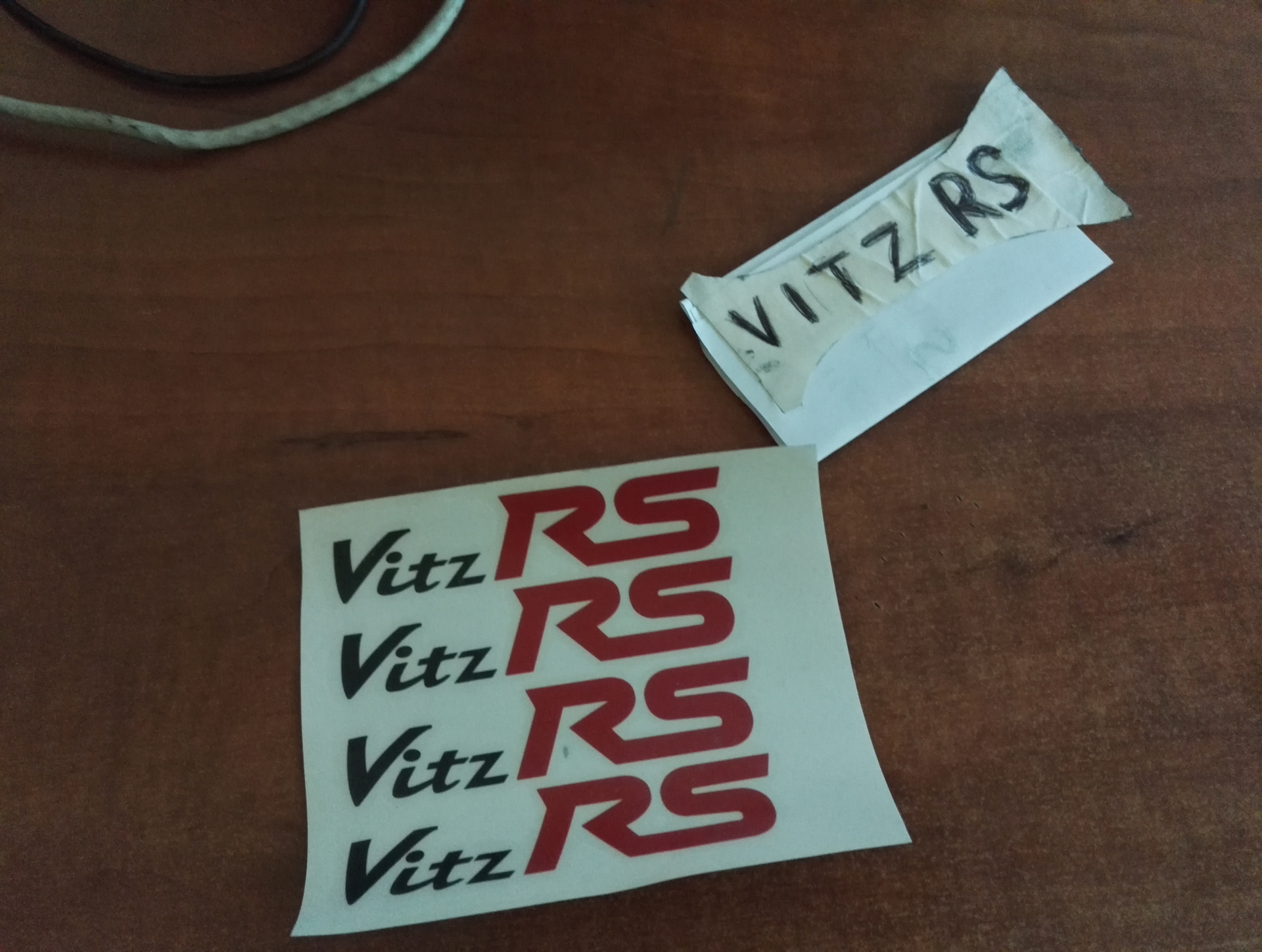 Logo Vitz RS на диски — Toyota Vitz (10), 1,5 л, 2001 года | стайлинг ...