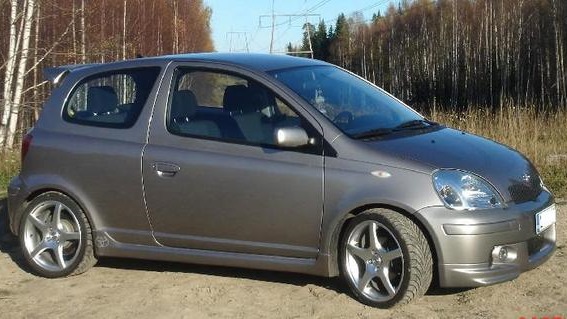 Toyota Vitz (10) 1.5 бензиновый 2000 | RS на DRIVE2