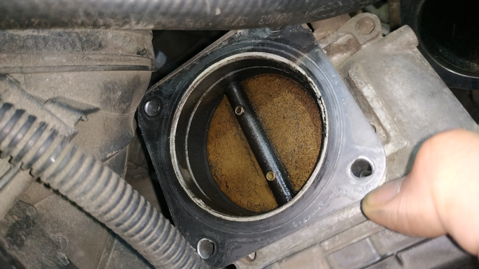 Замена бачка ВКГ — Volvo S60 (1G), 2,4 л, 2003 года | визит на сервис ...