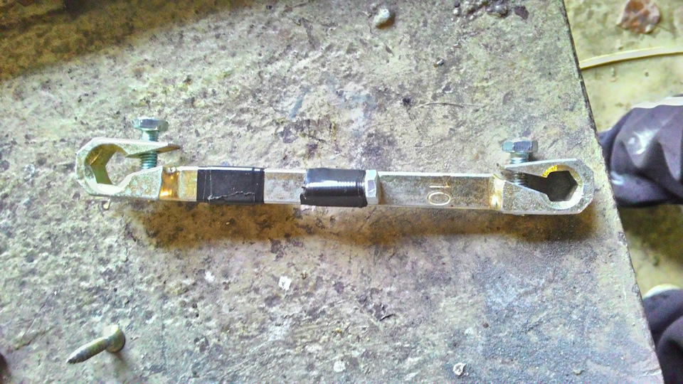 замена тормозной жидкости и штуцеров тормозного суппорта. — Nissan AD ...