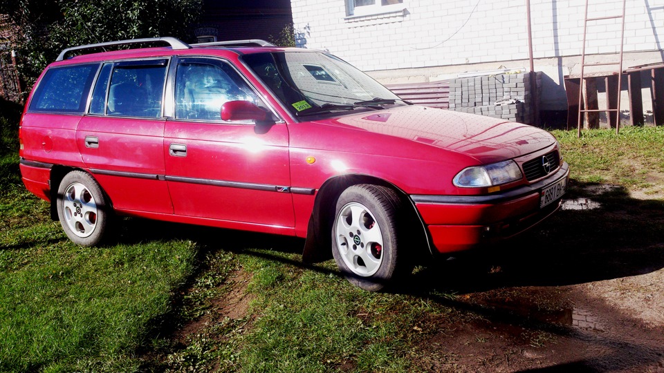 Ношёл фото с лета — Opel Astra F, 1,7 л, 1997 года | фотография | DRIVE2