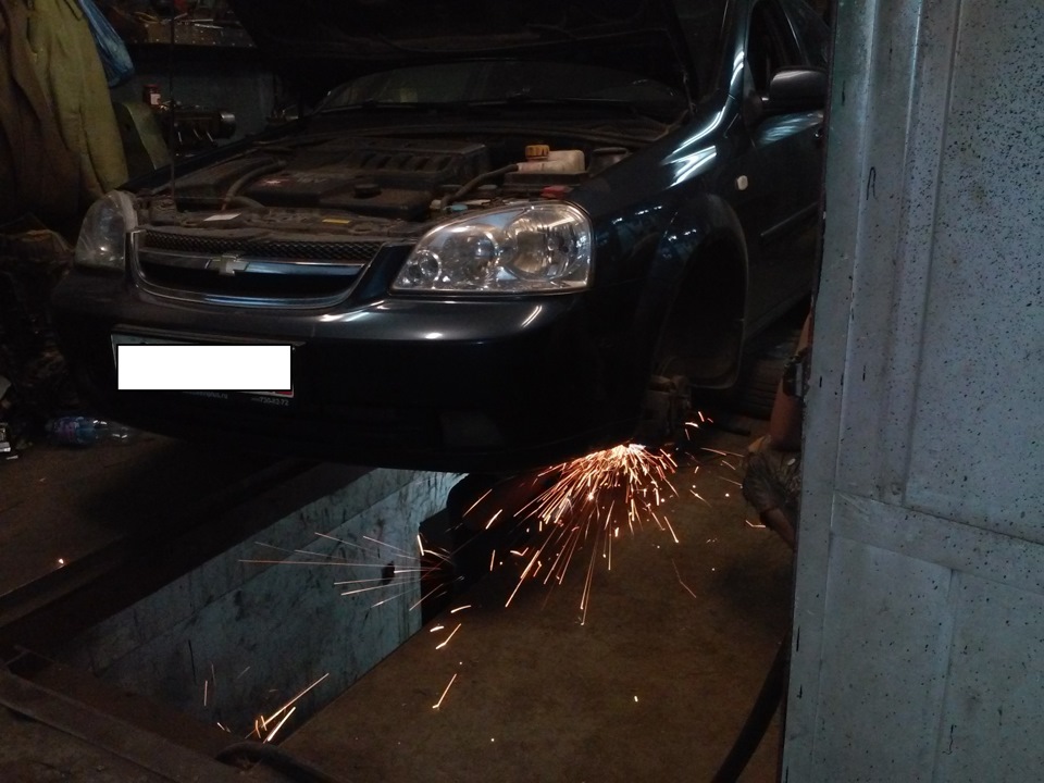 Замена рулевых наконечников. — Chevrolet Lacetti Sedan, 1,6 л, 2008 ...