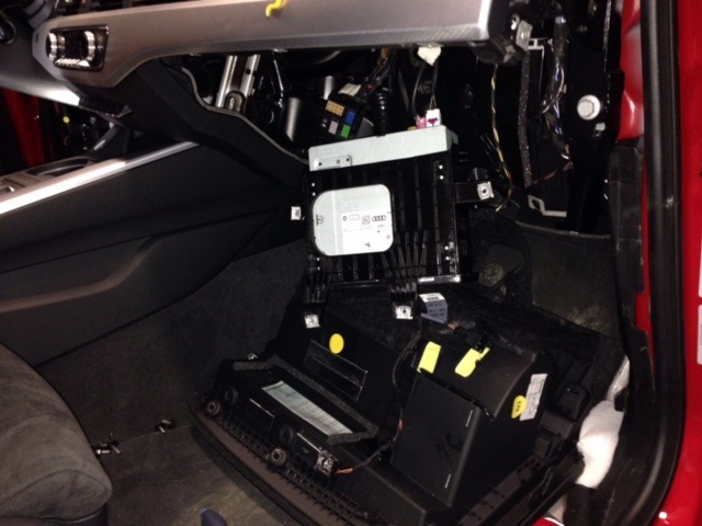 Установка камеры заднего вида. — Audi A4 (B9), 2 л, 2015 года ...