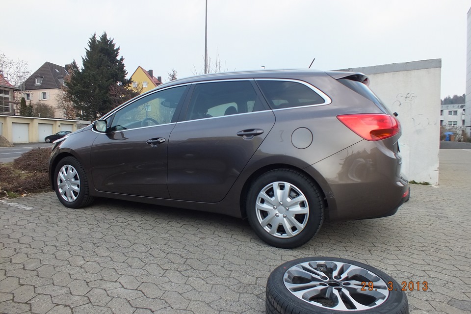 Законная переобувка — KIA Ceed SW (2G), 1,6 л, 2012 года | колёсные диски | DRIVE2