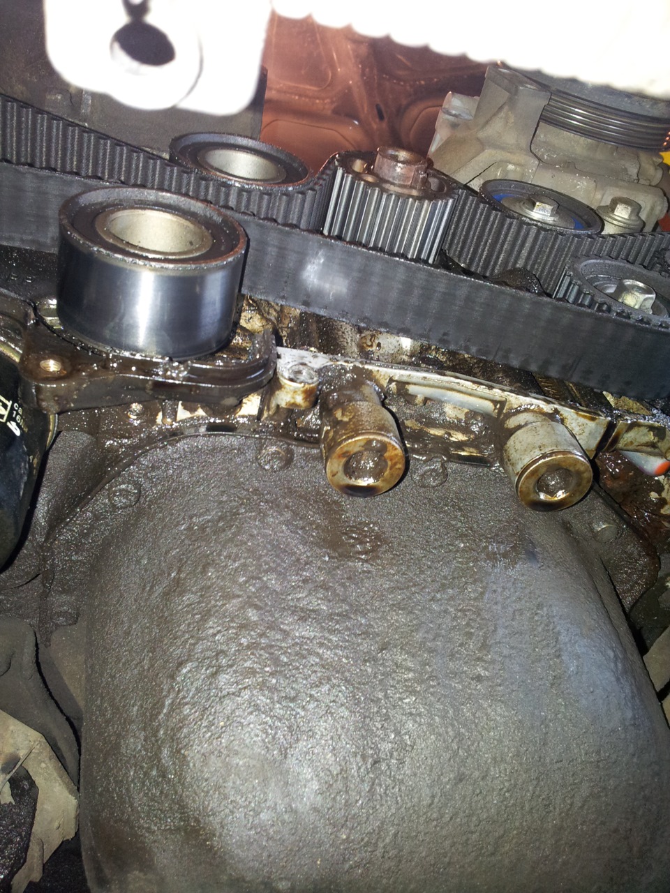 Часть 1. Разбираем. Замена ремня ГРМ, сальника коленвала, помпы ...
