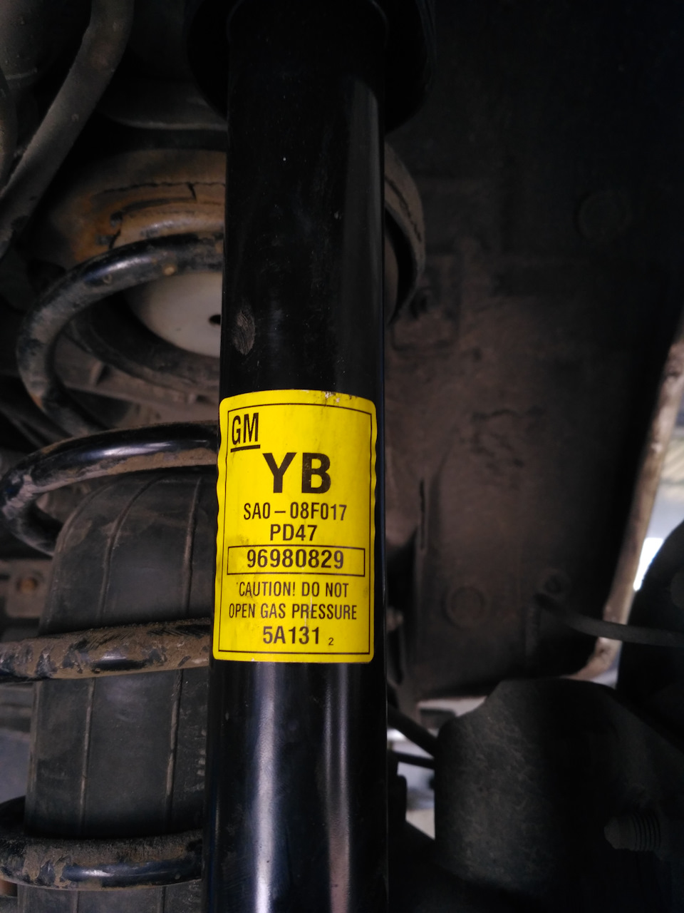 Замена задних стоек и новые колпаки — Chevrolet Aveo Sedan (1G), 1,5 л ...