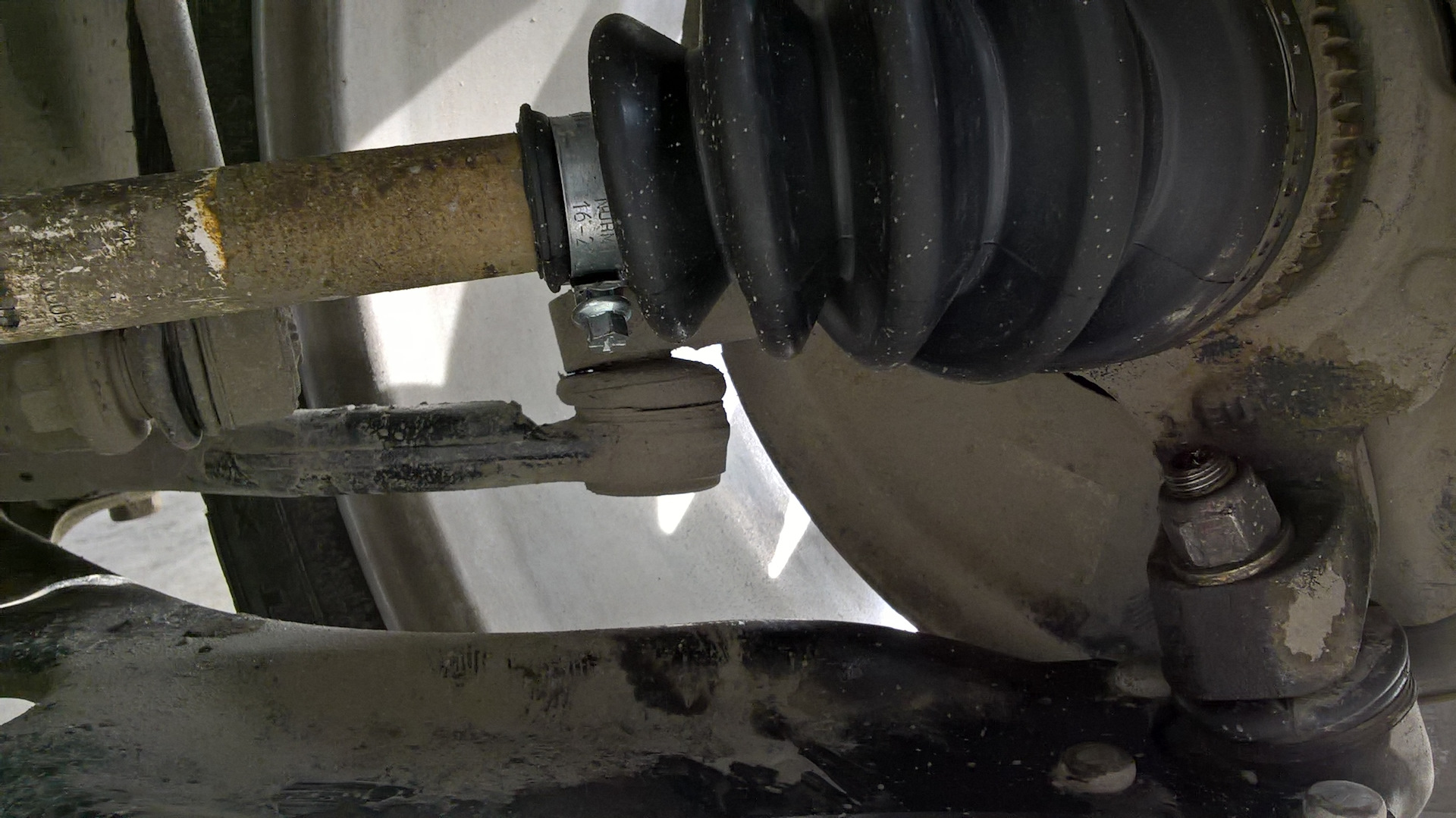 Наружний пыльник привода — Lada Vesta (1G), 1,6 л, 2016 года | поломка ...