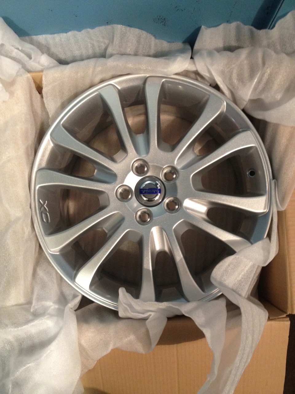 Радость :) — Volvo XC60 (1G), 2,4 л, 2014 года | колёсные диски | DRIVE2