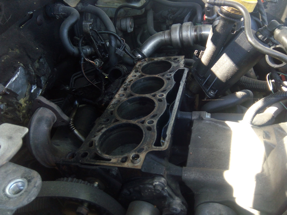 Движок ушел на покой:( — Renault Laguna II, 1,9 л, 2003 года | поломка ...