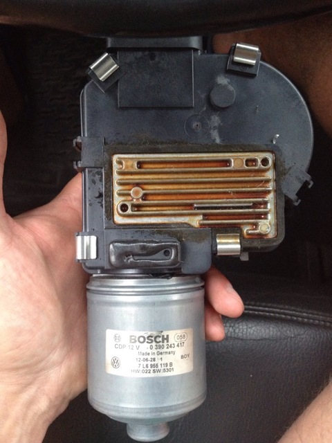 7L6955119B Мотор стеклоочистителя передний VAG | Запчасти на DRIVE2