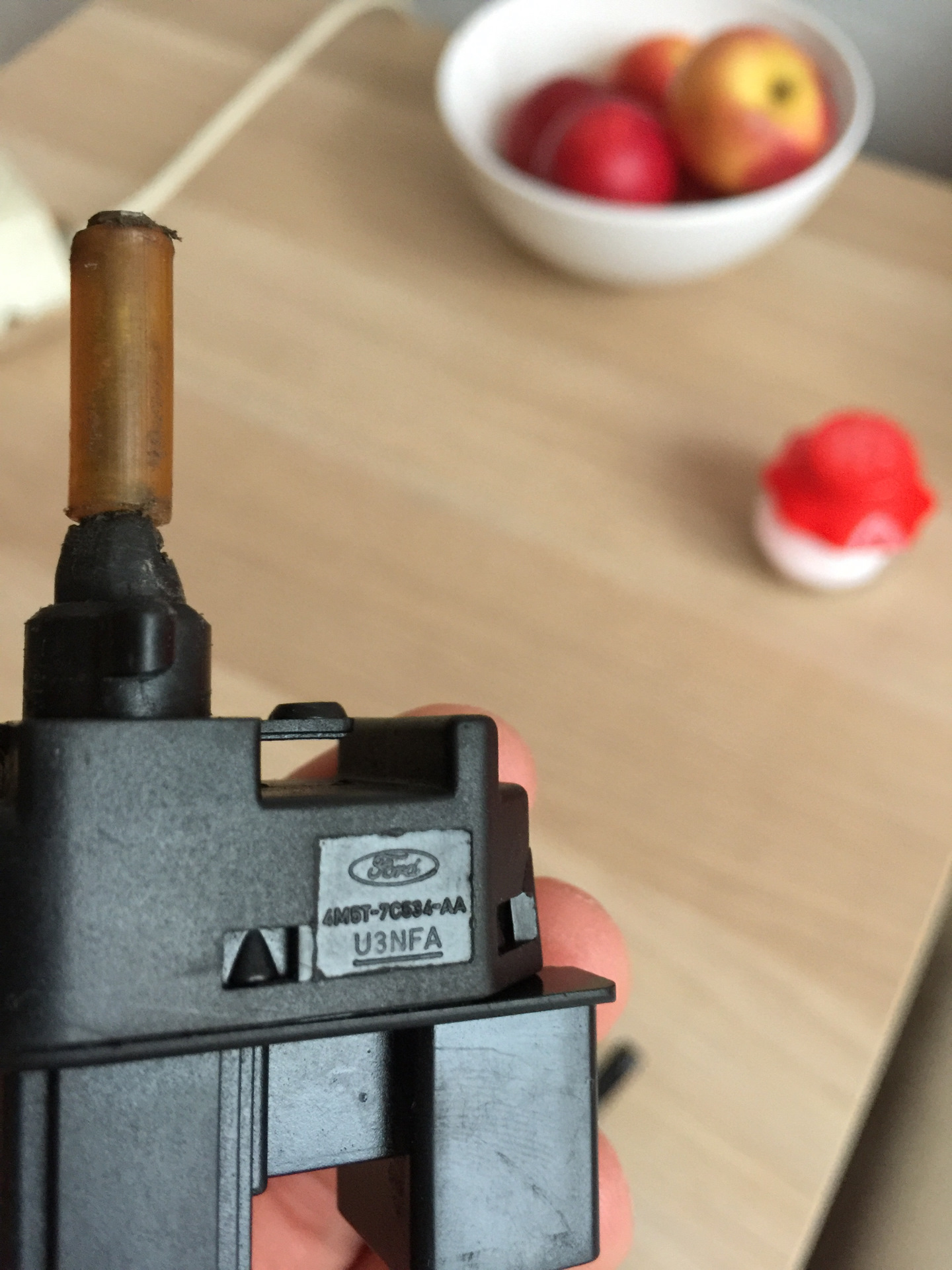 Датчик включения сцепления Land Rover — Ford Focus II Sedan, 1,6 л ...