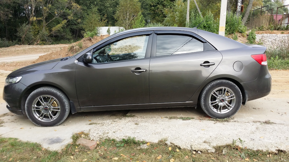 Покраска передних тормозных дисков и суппортов — KIA Cerato (2G), 1,6 л ...