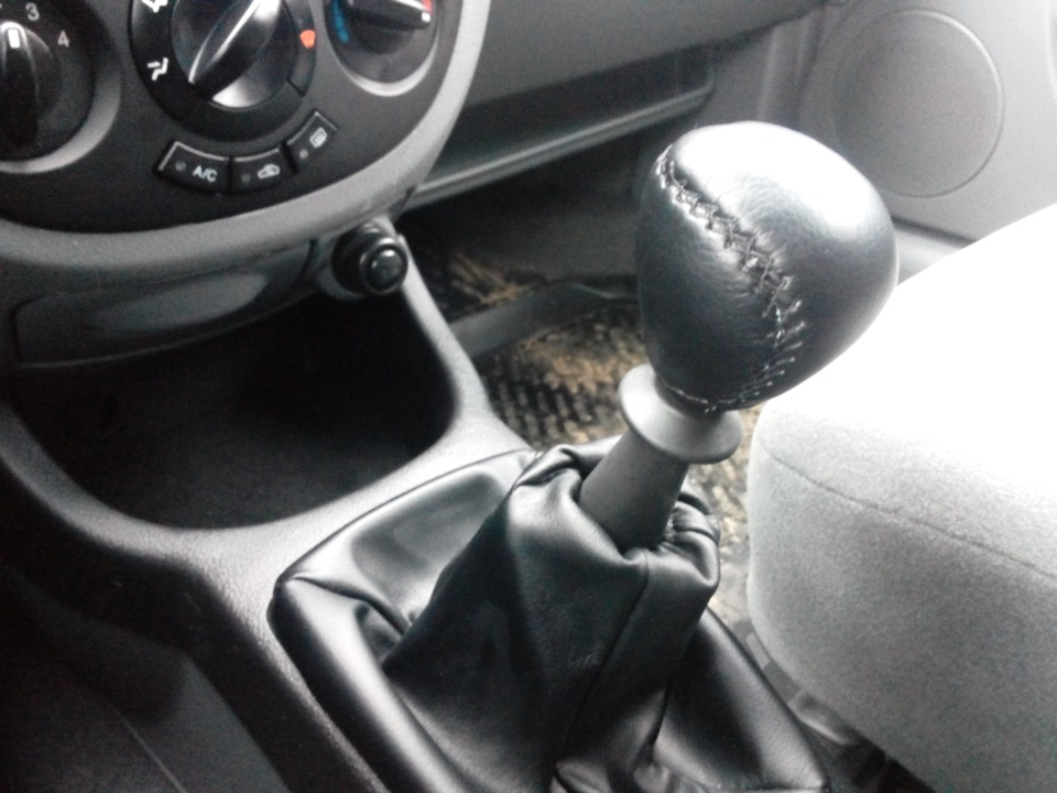 чехол на рычаг кпп — Daewoo Gentra, 1,5 л, 2014 года | аксессуары | DRIVE2