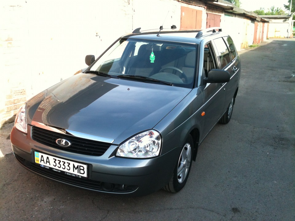 Шильдики с задней двери — Lada Приора универсал, 1,6 л, 2011 года ...