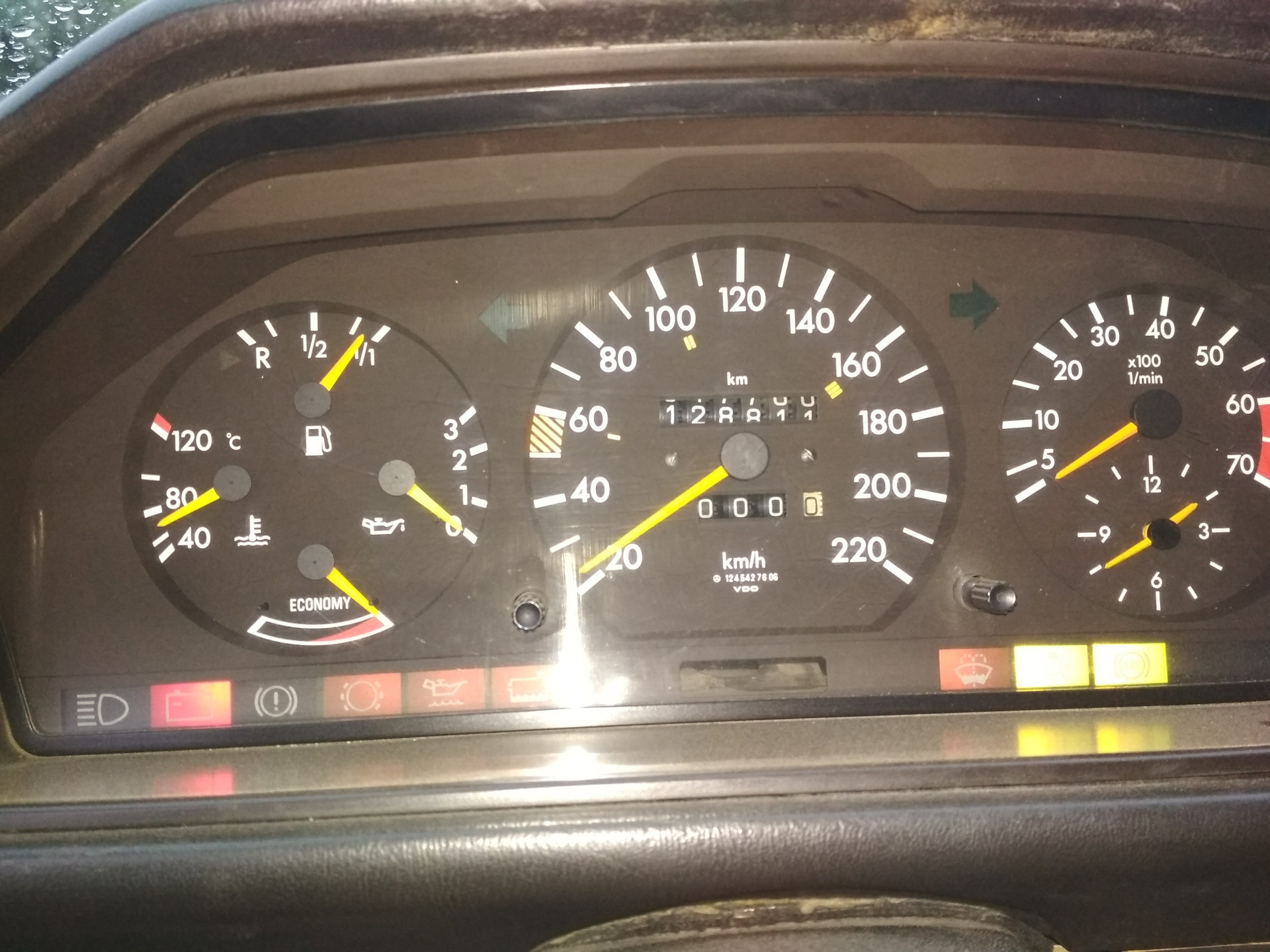 Торсионы багажника — Mercedes-Benz E-Class Estate (S124), 2,3 л, 1988 ...