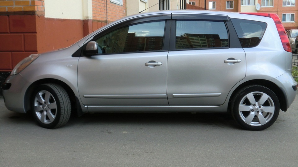 Nissan Note (1G) бензиновый 2007 | на DRIVE2