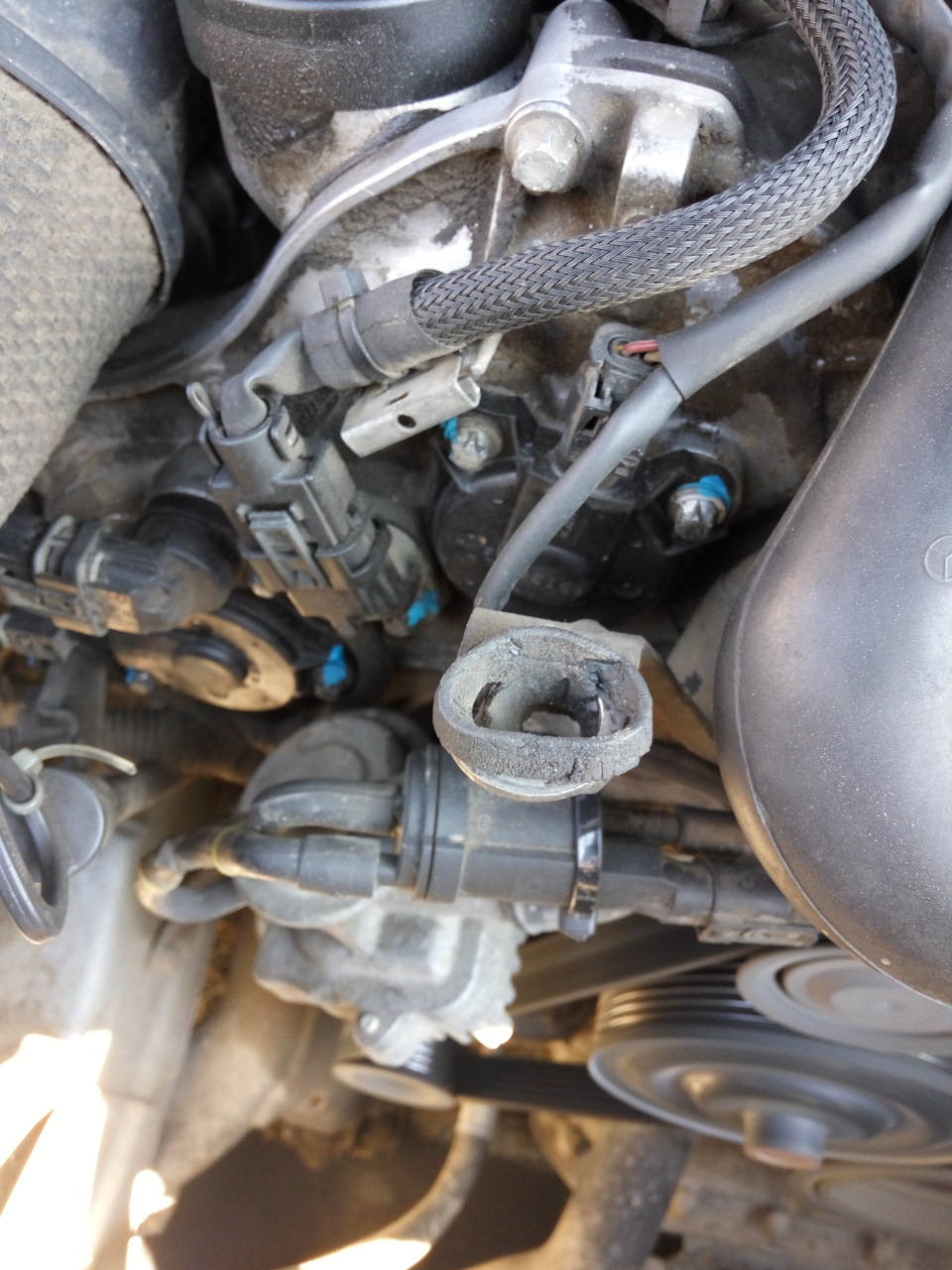 A2721410487 Втулка крышки блока предохранителей Mercedes | Запчасти на ...