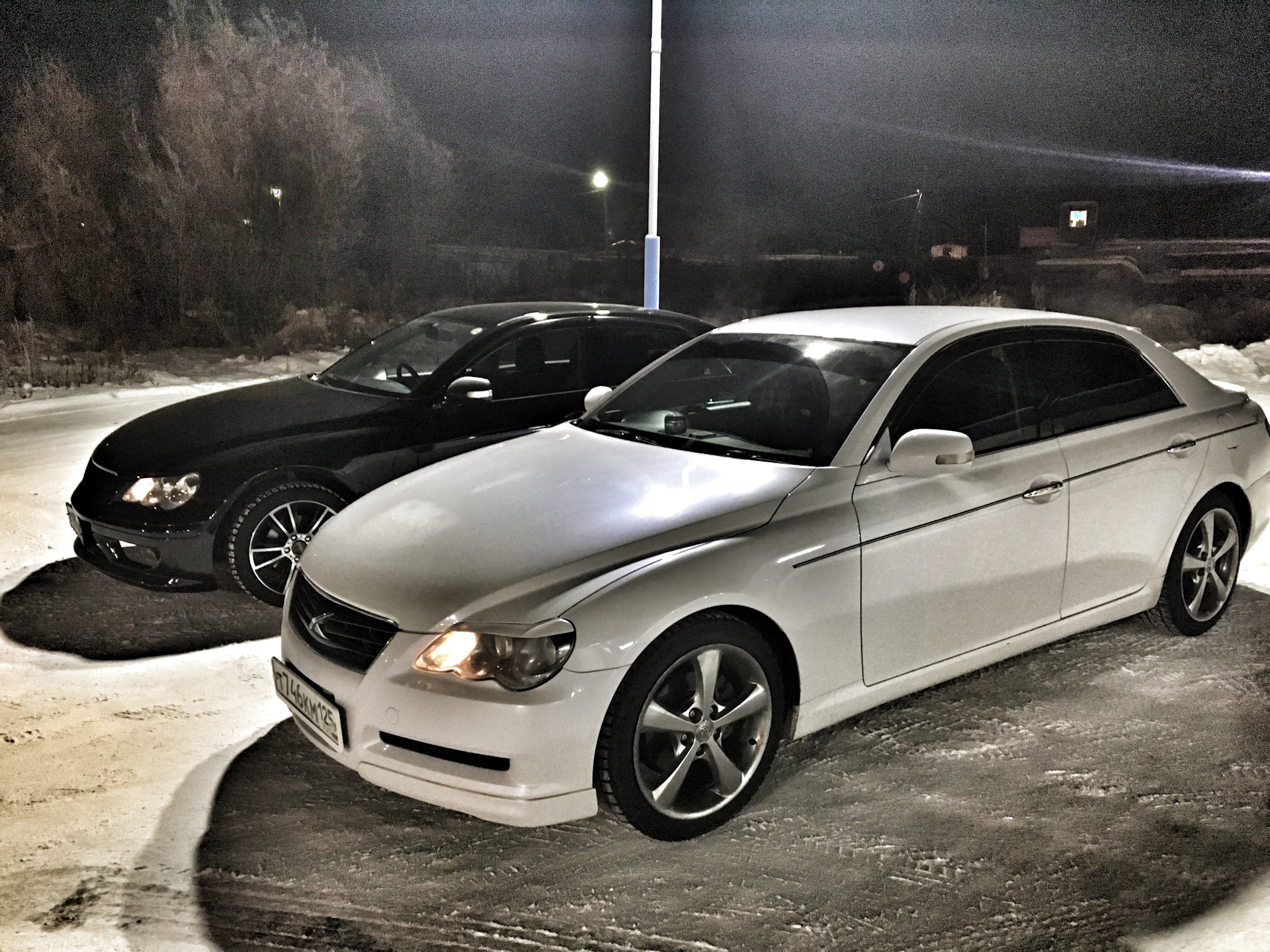 Просто решили с другом сфотографировать машины — Toyota Mark X (GRX120 ...