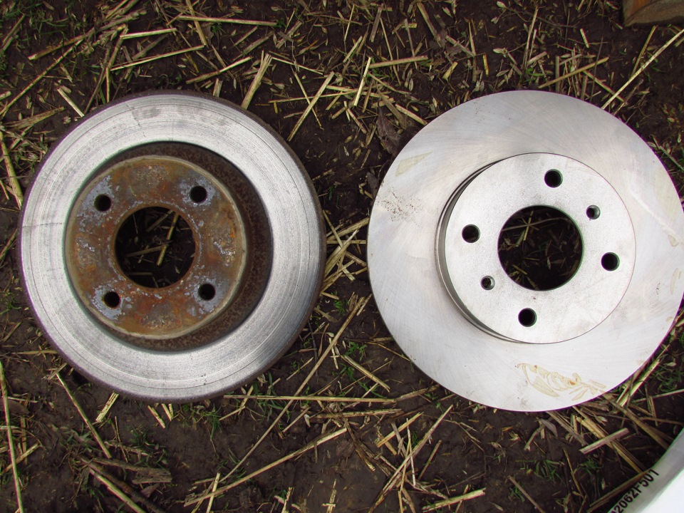 передние тормозные диски — Nissan Almera II (N16), 1,8 л, 2001 года ...
