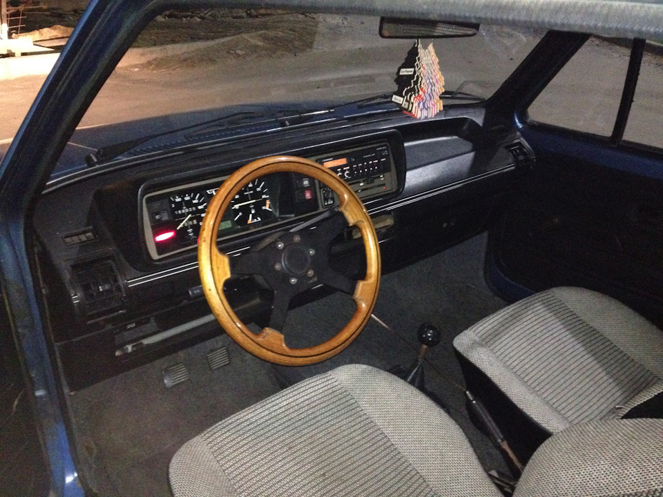 руль RAID 4D — Volkswagen Golf Mk1, 1,5 л, 1983 года | стайлинг | DRIVE2