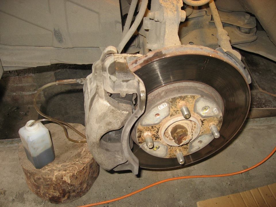 Ремонт суппорта — KIA Cerato (1G), 2 л, 2004 года | своими руками | DRIVE2