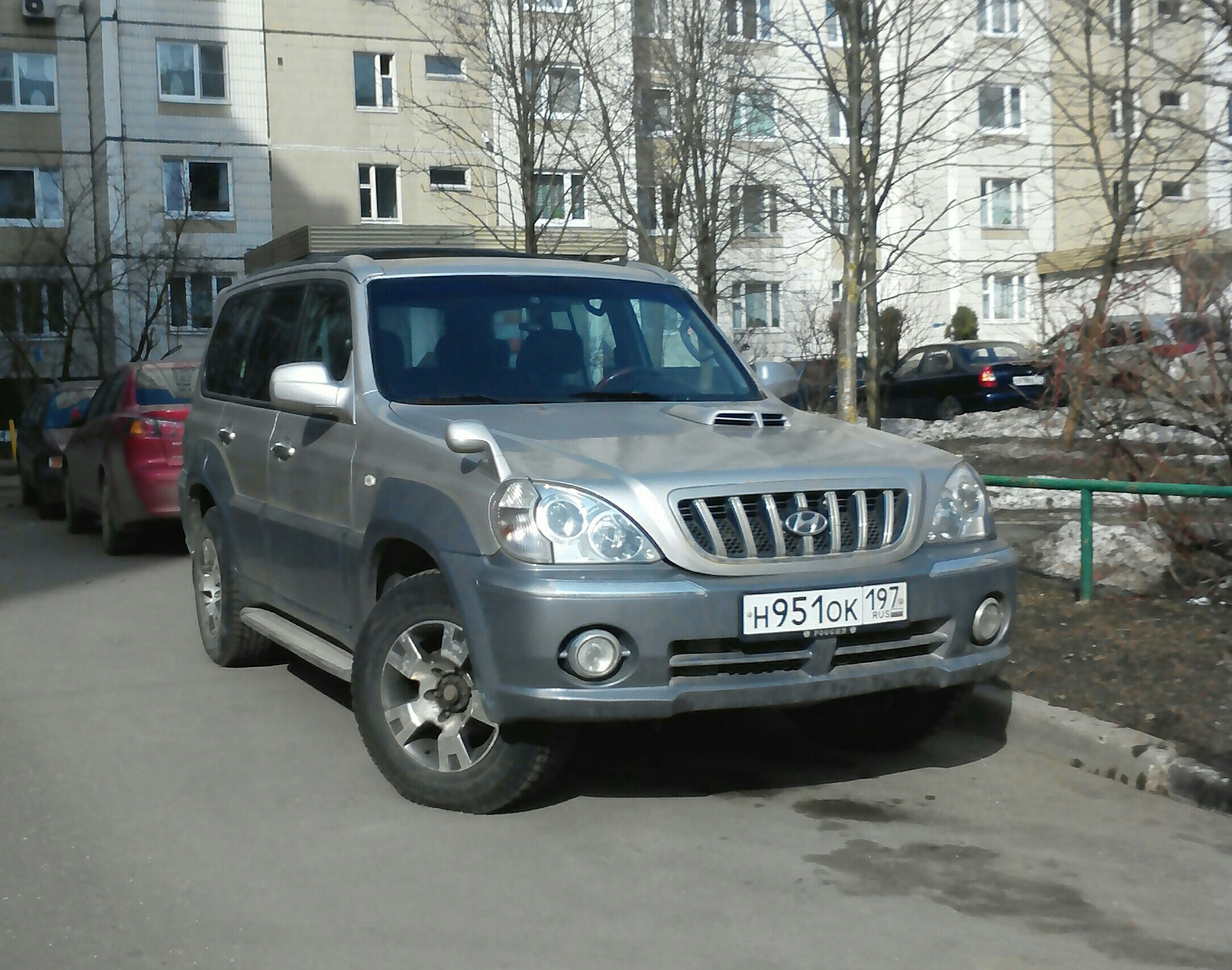 Какие же у нас красивые автомобили. — Hyundai Terracan, 2,5 л, 2001 года | просто так | DRIVE2