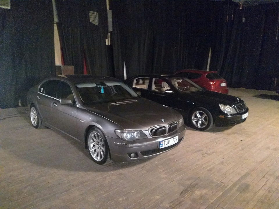 Бэха в кадре ))) — BMW 7 series (E65/E66), 3 л., 2005 года | фотография | DRIVE2