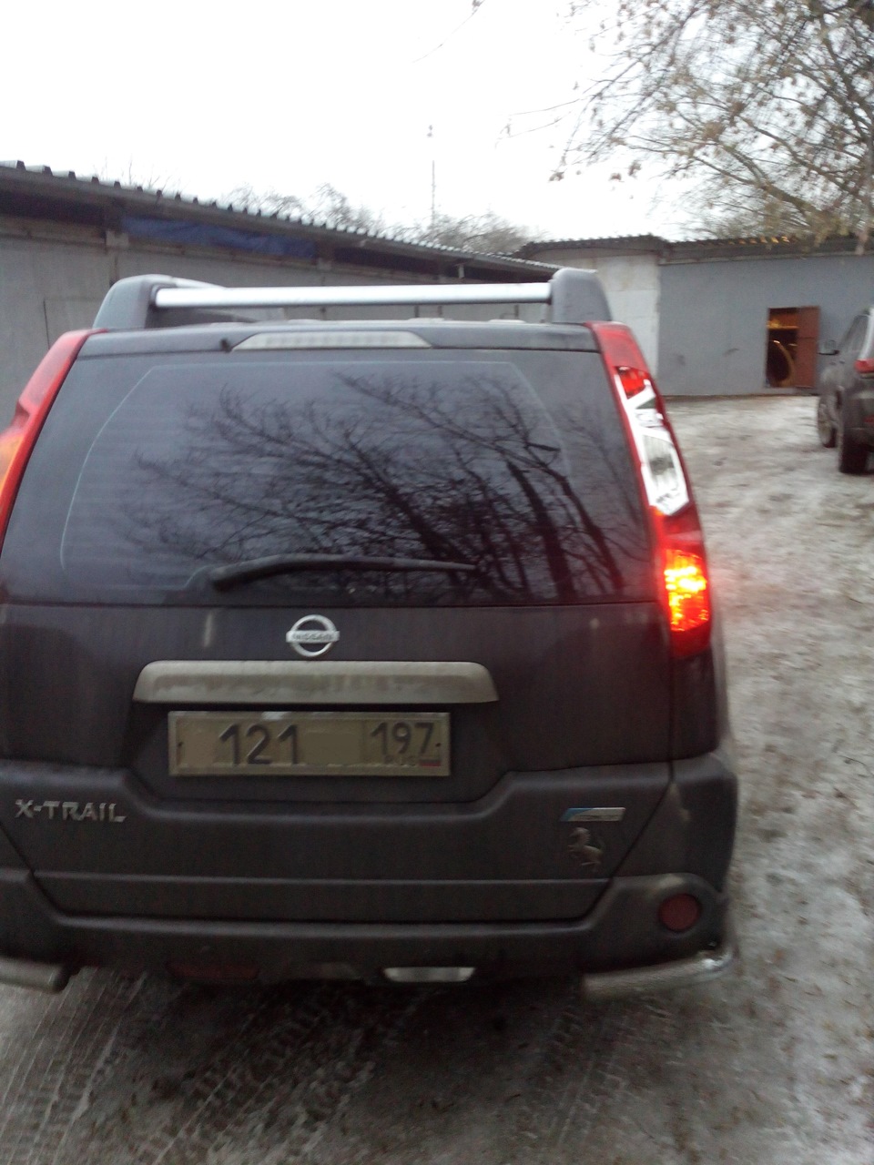 Разбил задний фонарь — Nissan X-Trail II (t31), 2,5 л, 2010 года | ДТП | DRIVE2