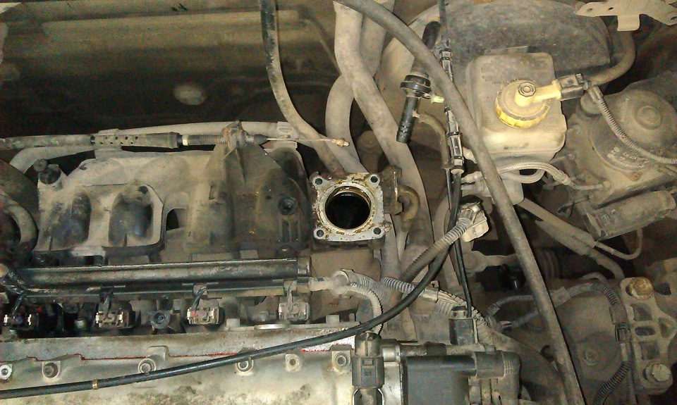 Чистка дроссельной заслонки, замена ДТОЖ — Volkswagen Golf Mk4, 1999 ...